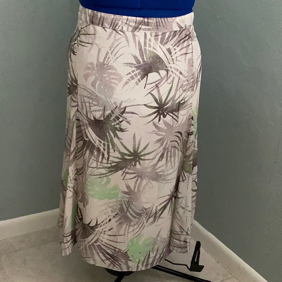 Covington | Skirts | Plus Size Tropical Skirt Lined Taupe 2w | Poshmark